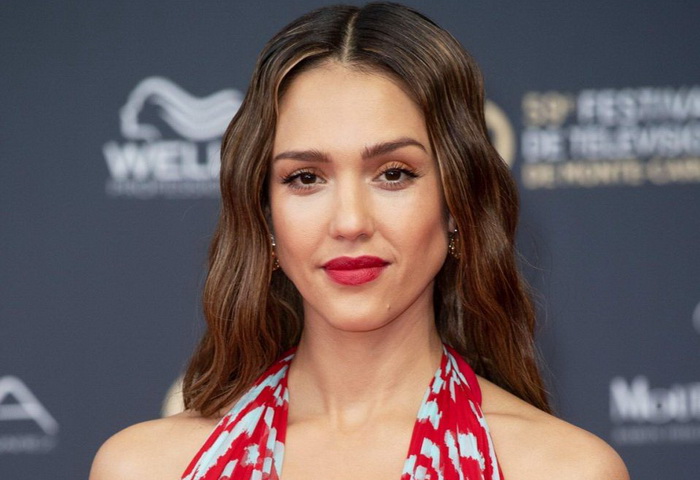 Jessica Alba otkrila detalje iz djetinjstva: Imala sam pet operacija do ...