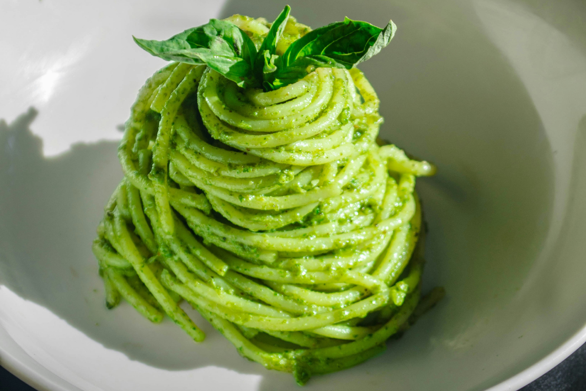 Kad se susretnu bosiljak i pinjoli, nastaje pesto za pamćenje - Žene.ba
