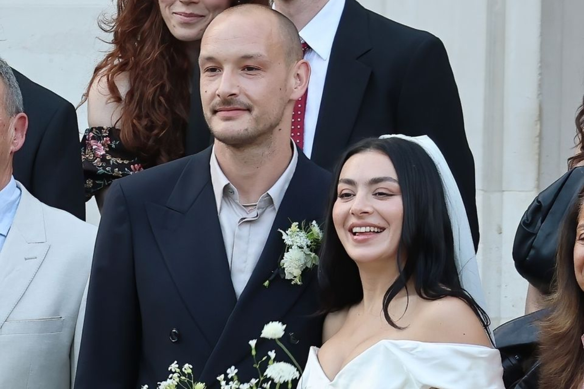 Ogromni vjenčani prstenovi su novi trend – Charli XCX zna zašto - Žene.ba