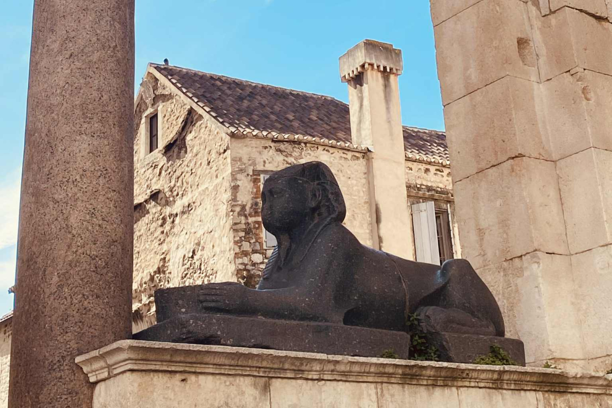 Egipatska tajna u srcu Splita: Kako je sfinga stigla u Dalmaciju? - Žene.ba